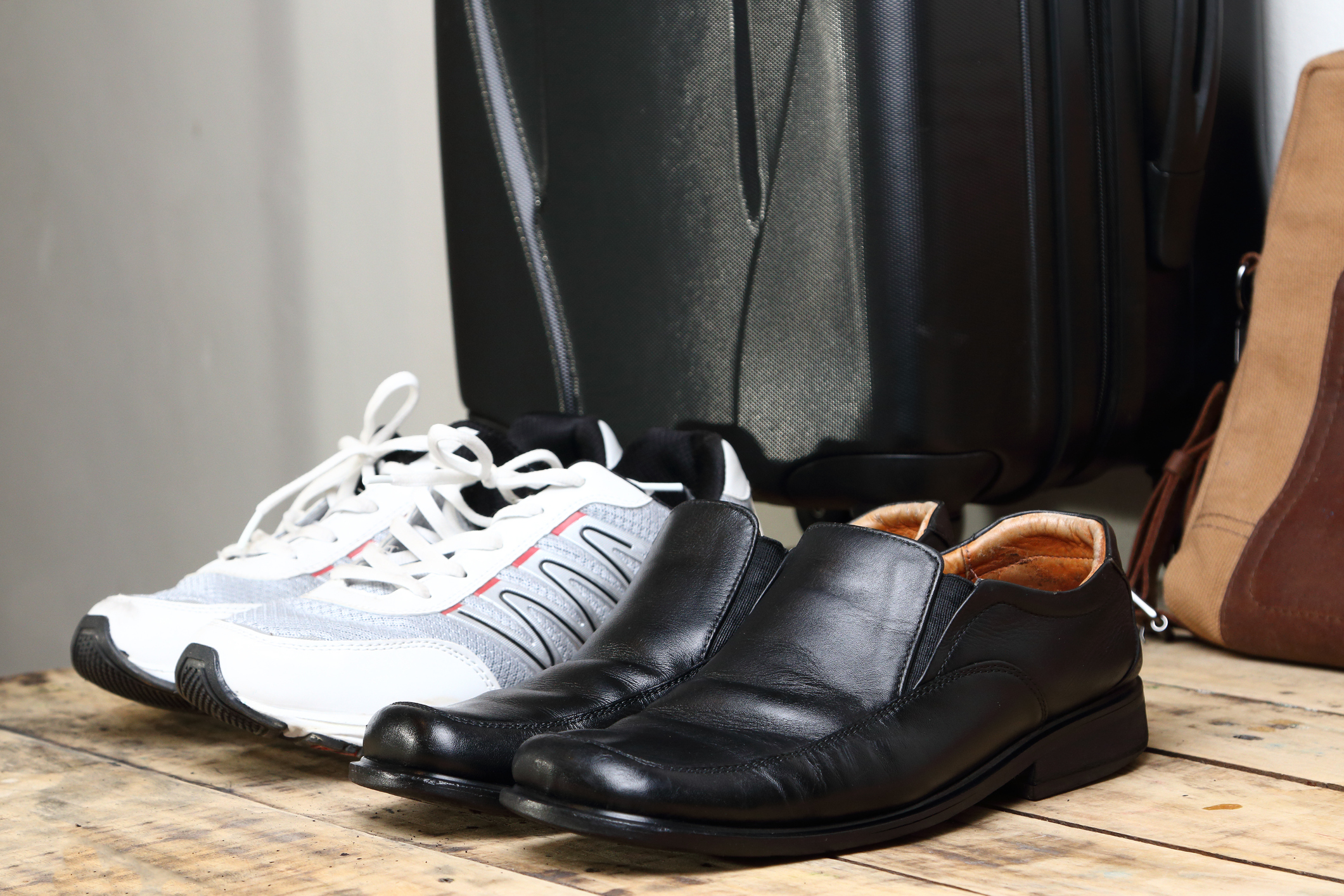 10 Merk Sepatu Kerja Terbaik untuk Pria (Terbaru Tahun 2022) | mybest